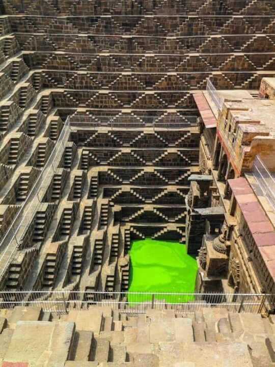 Travel Guide To Chand Baori The stepwell from Batman : The Dark Knight ...