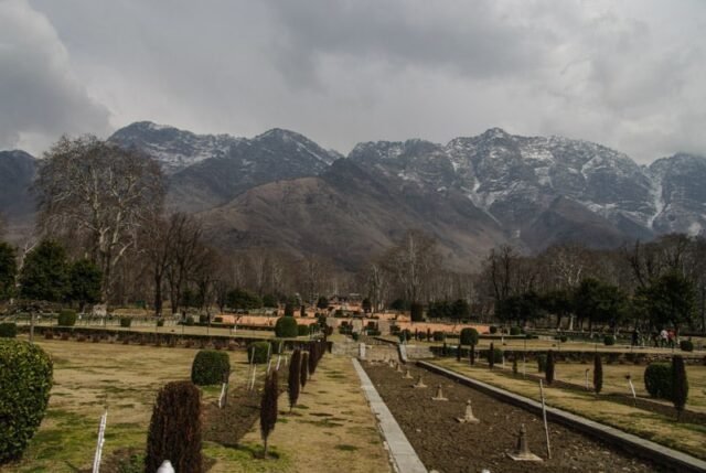 Srinagar the "Land of Lakes and Gardens" also known as "Switzerland of ...