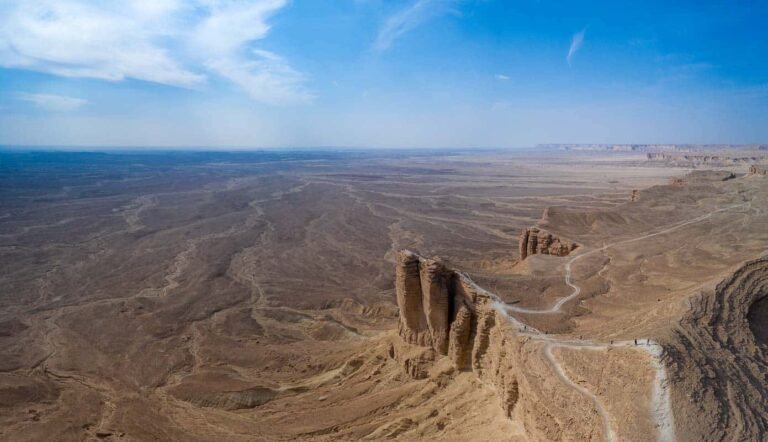 Visiting The Edge Of The World. Saudi Arabia. - Unusual Traveler